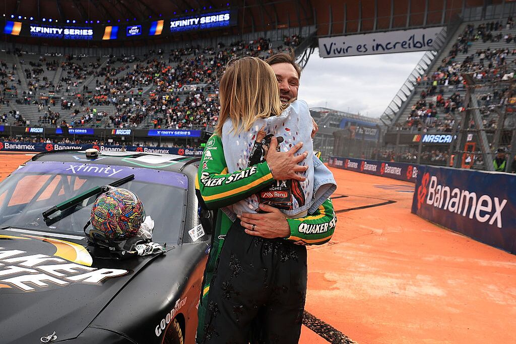 Daniel Suárez gana la Nascar Xfinity en México, remontada histórica ...