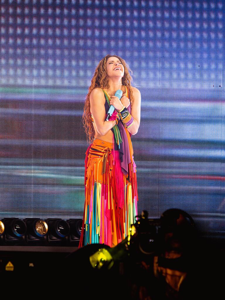 Shakira sella su amor por México con su primera presentación en ...