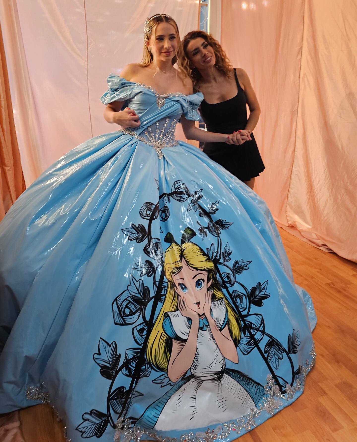 Gala de la Torre y Susy Lu se despiden a la distancia de Arath de La ...