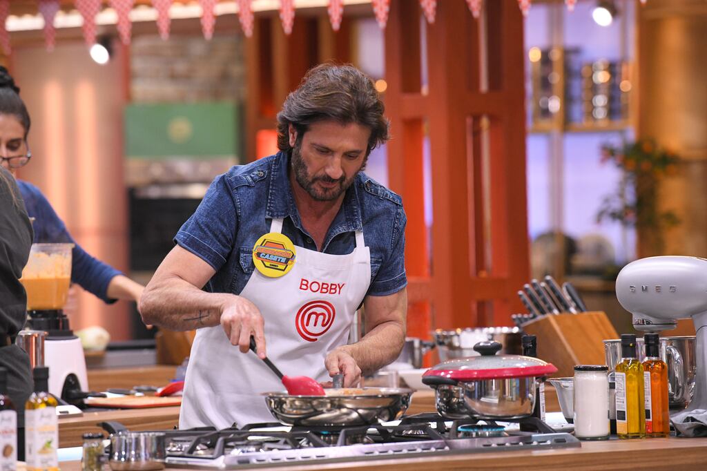 Bobby Larios: “Regresé con miedo a México, pero el público me abrazó en ...