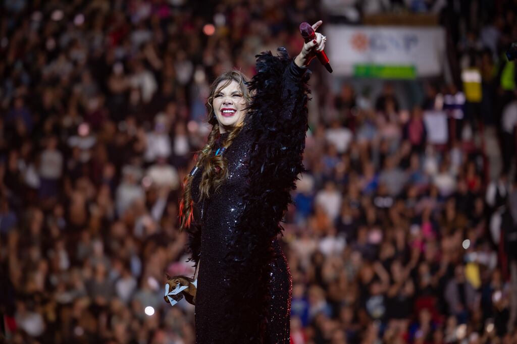 Yuridia se convirtió en la primera mujer en llenar la Plaza de Toros La ...