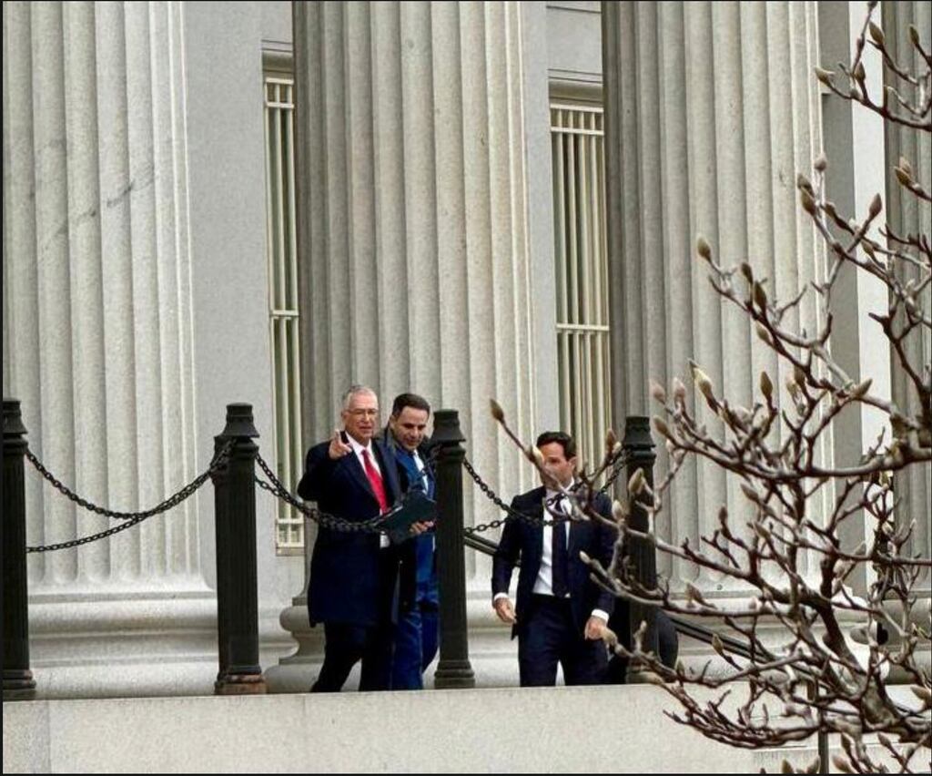 Salinas Pliego lleva sus preocupaciones a Washington: cita con el ...