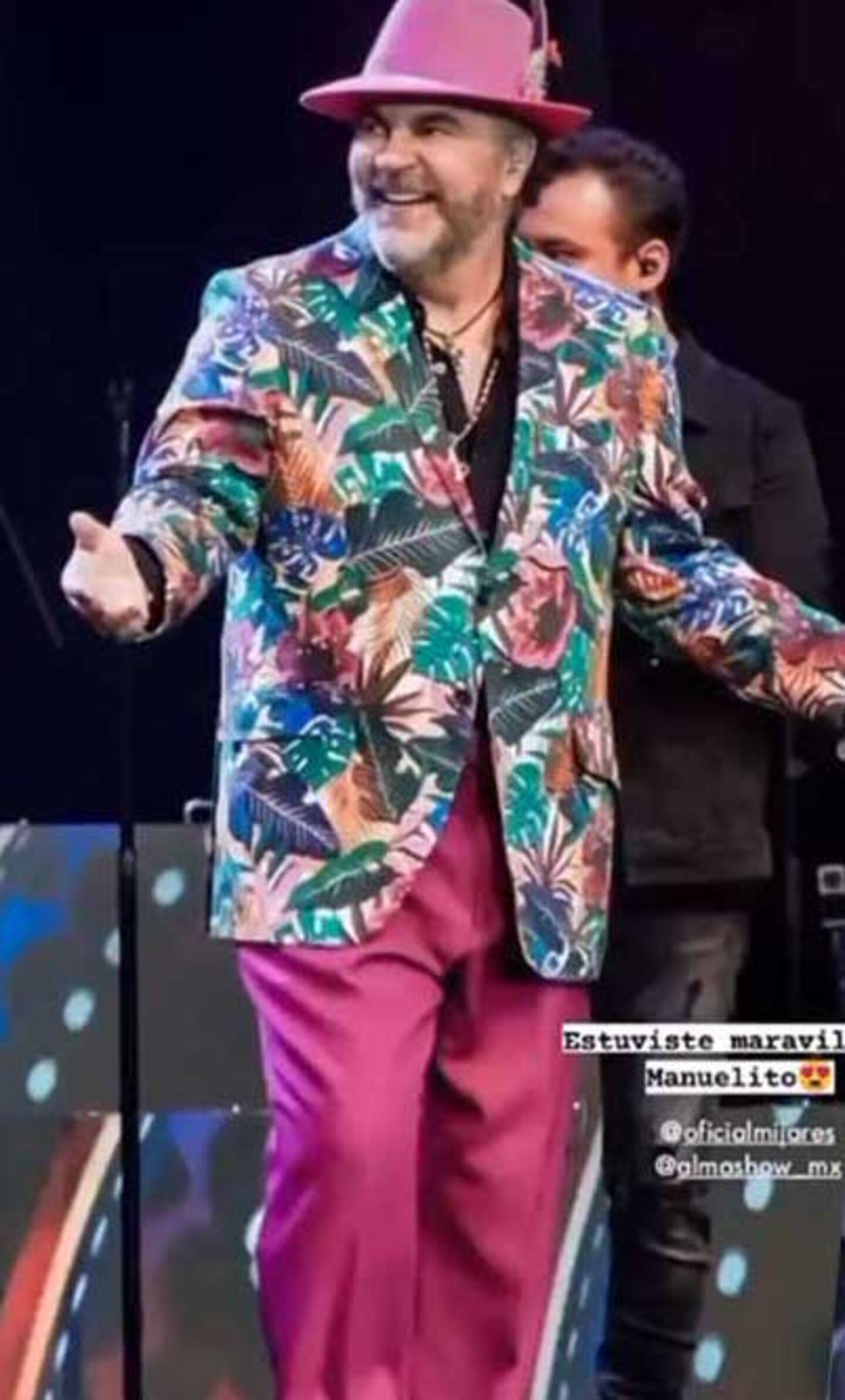 ¡Ni Lucero se atrevió a tanto! Mijares es criticado por sus botas y looks exóticos – Publimetro ...