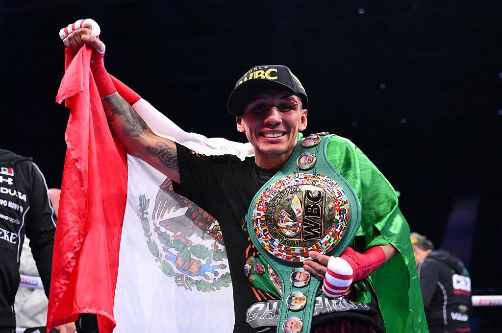 Boxeador mexicano conquista título mundial en batalla épica en ...