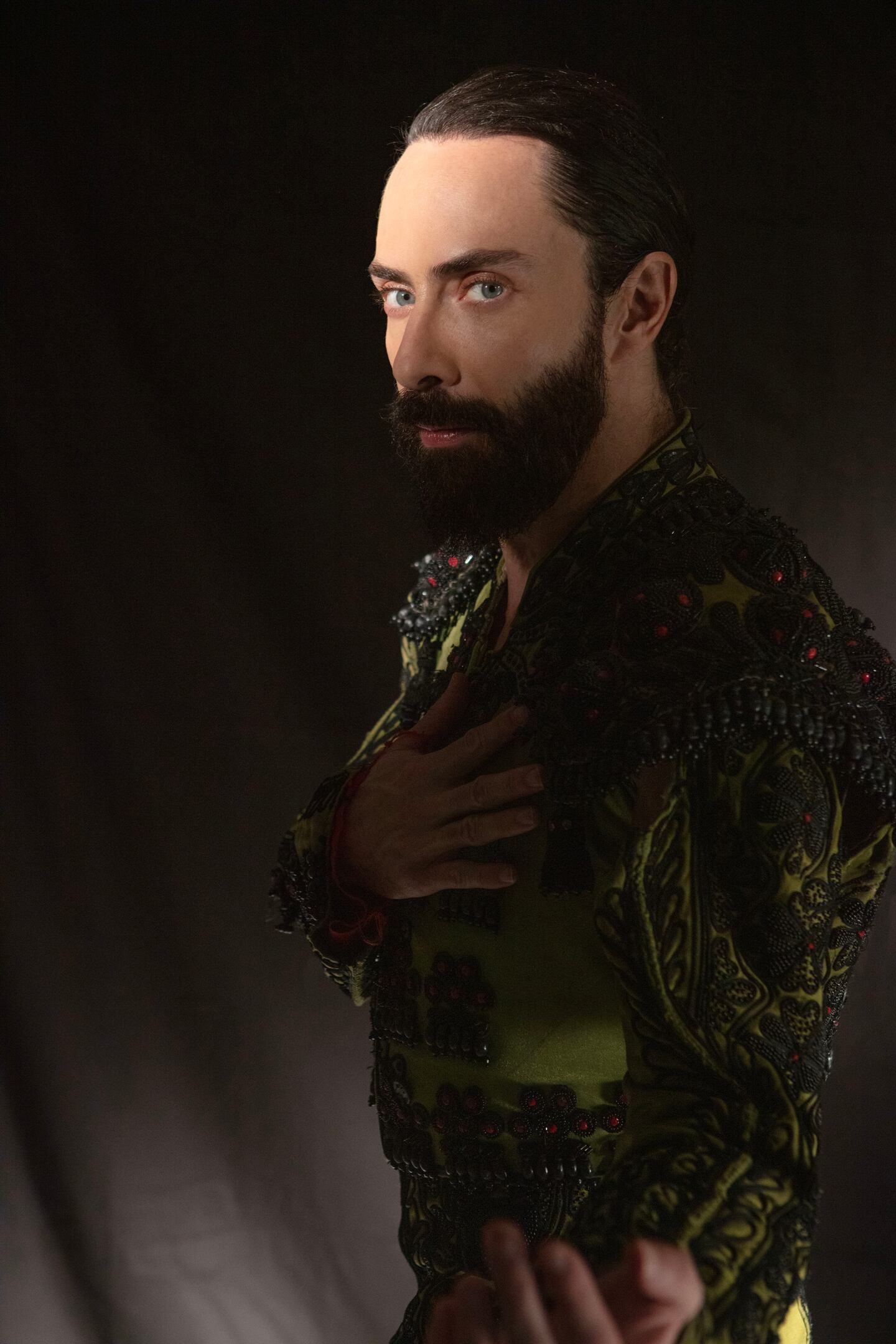 Entrevista: Jay de la Cueva muestra su lado más íntimo a través de ...