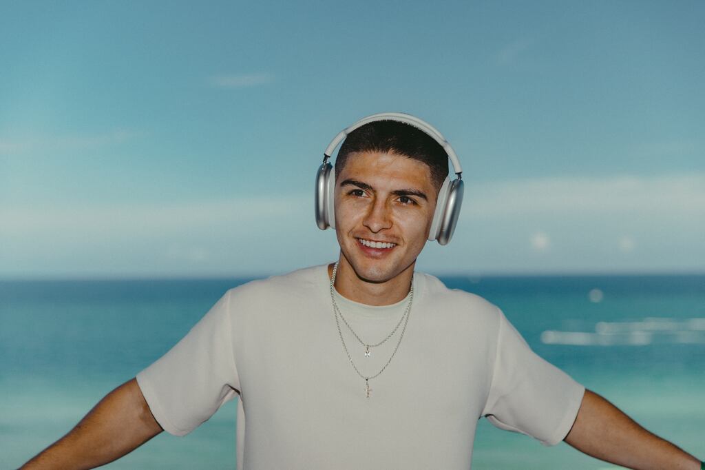 Alex Ponce lanza su nuevo álbum ‘Ruido, El Silencio y Yo’ y prepara ...