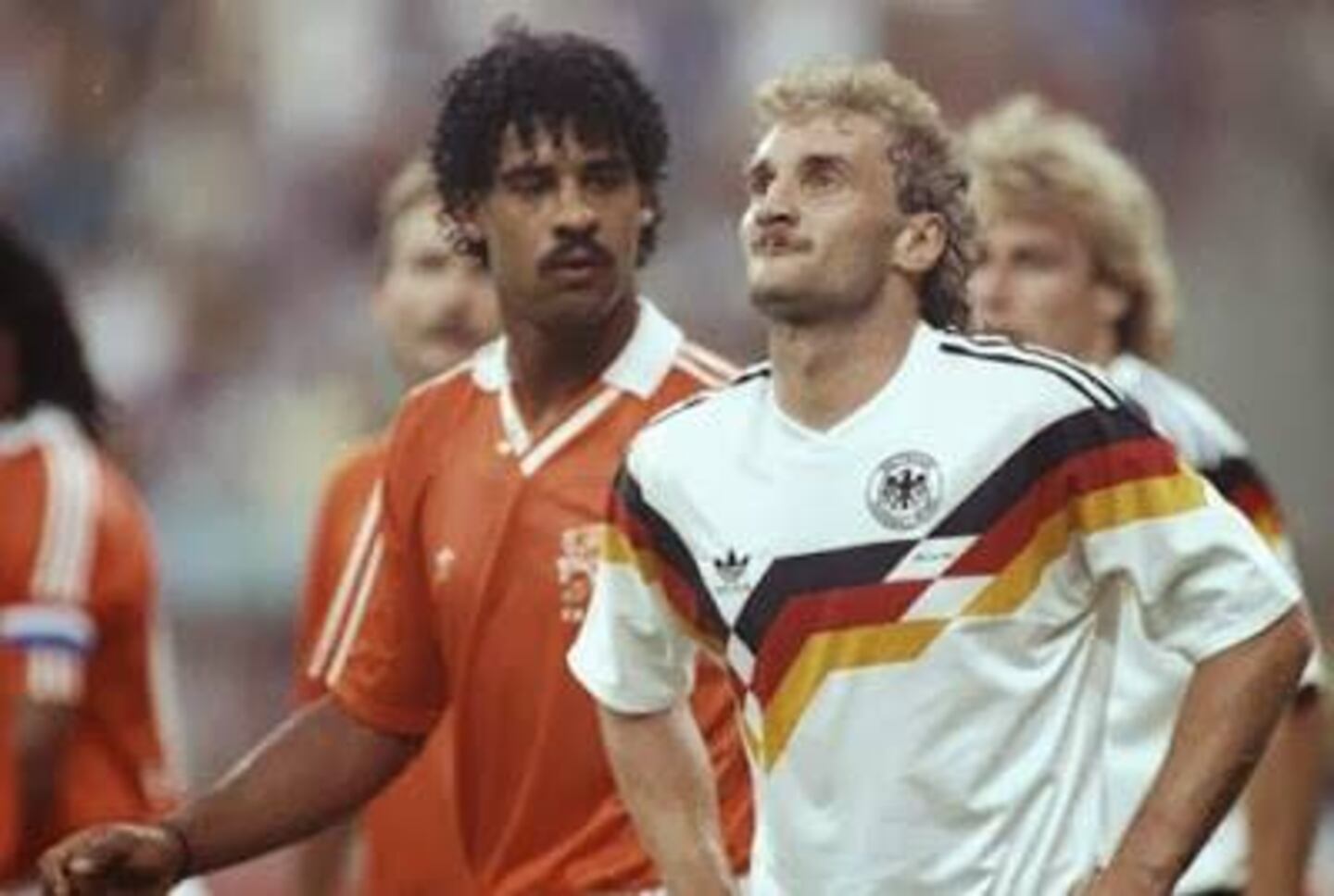 ¿Por qué Rijkaard escupió a Völler en el Mundial de 1990? – Publimetro ...