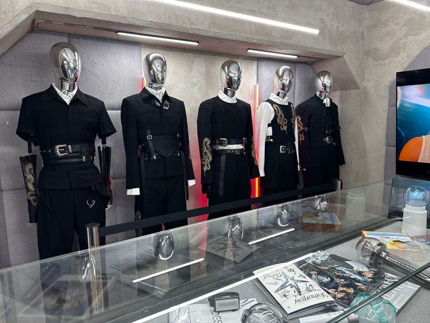 HYBE EXPERIENCE renueva su K-pop Zone y le abre espacio a María ...