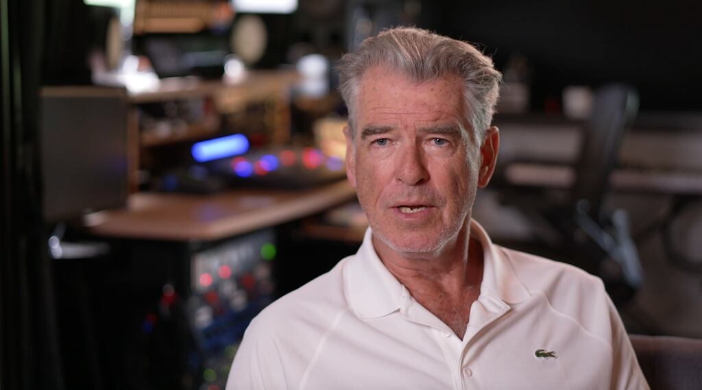 ¿James Bond como Poncio Pilatos? Pierce Brosnan y Oscar Isaac hablan de ...