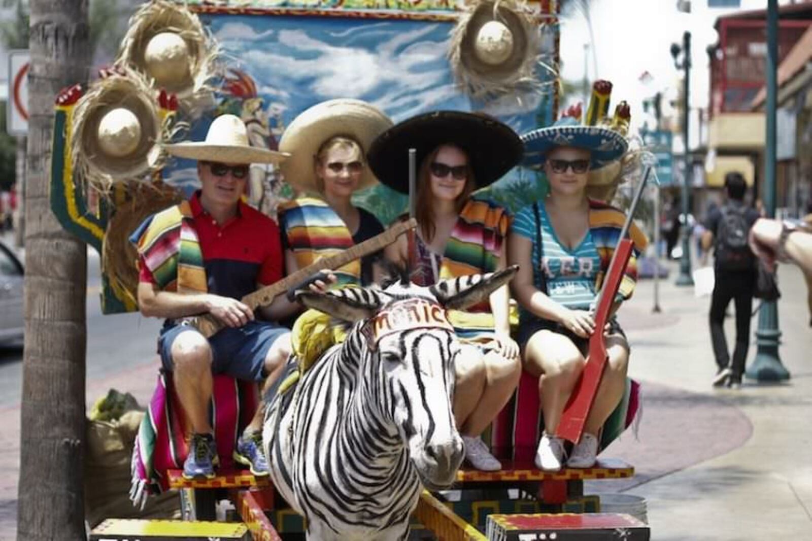 FOTOS: Tradición de “burro-cebras” en Tijuana cumple cien años ...