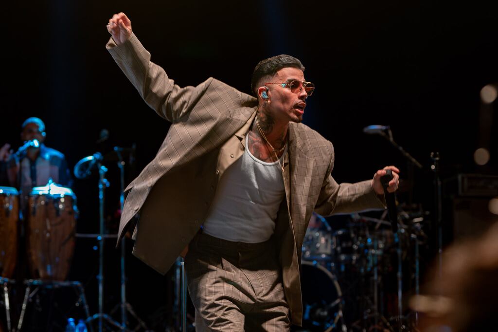 Rauw Alejandro comparte fechas para su gira ‘Cosa nuestra World Tour ...