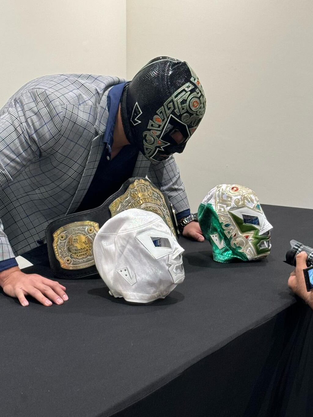 Hijo de Dr. Wagner Jr. regresa a México tras convertirse en campeón ...