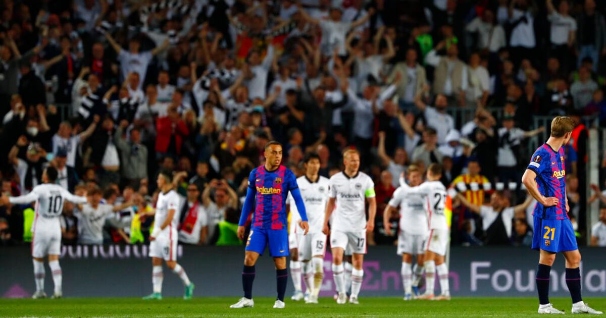 Aficionados Del Barcelona Protestan Por Invasión De Hinchas Del
