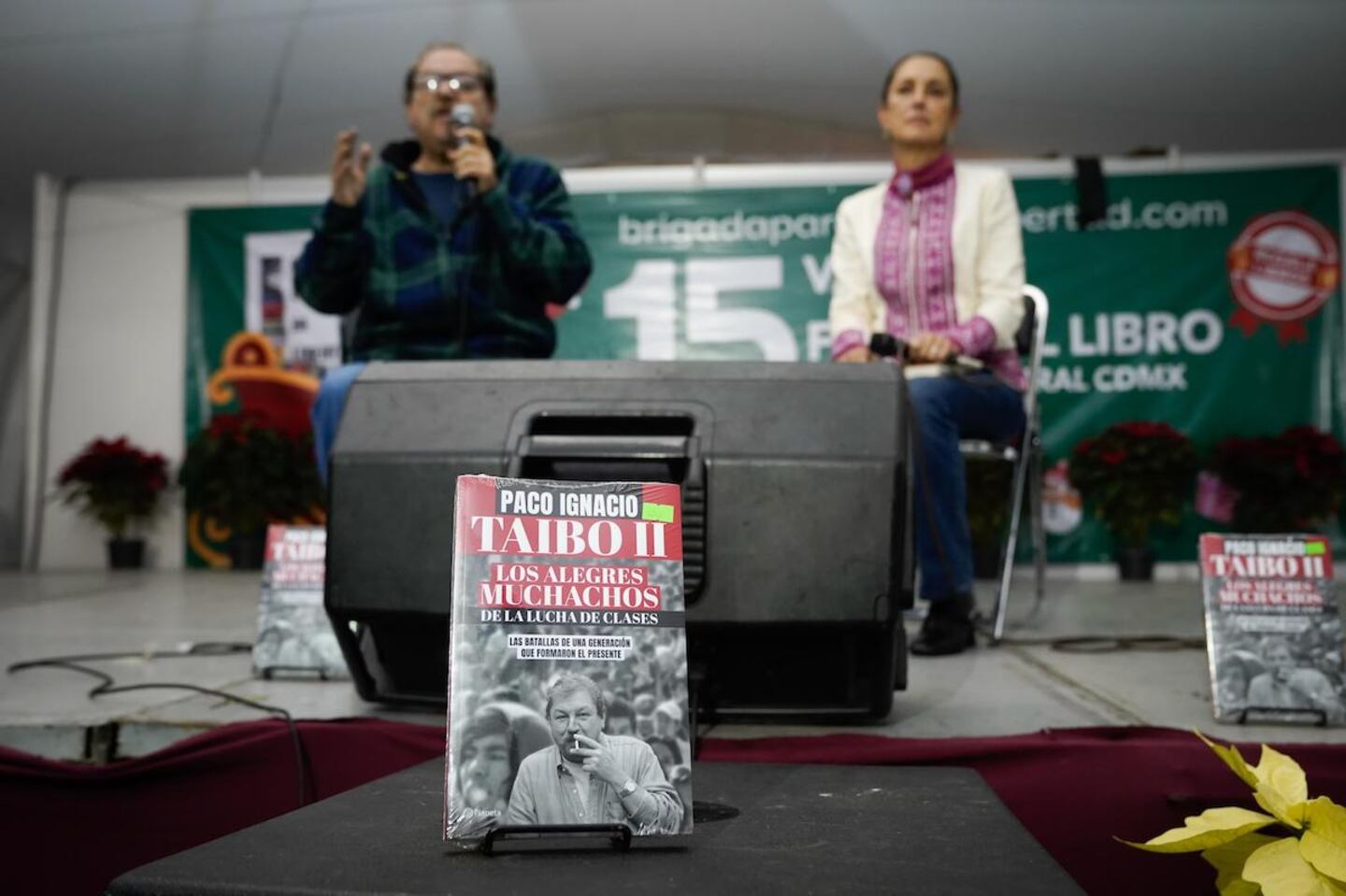 Sheinbaum presenta libro de Paco Ignacio Taibo II en una feria en la ...