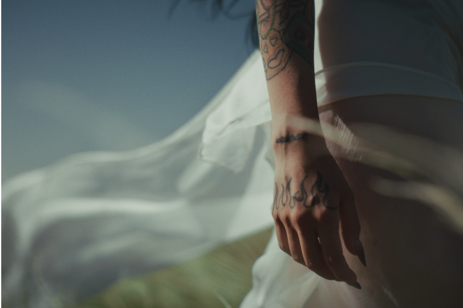 Descubre las fotografías nunca antes vistas de Cazzu en “LA CUEVA ...
